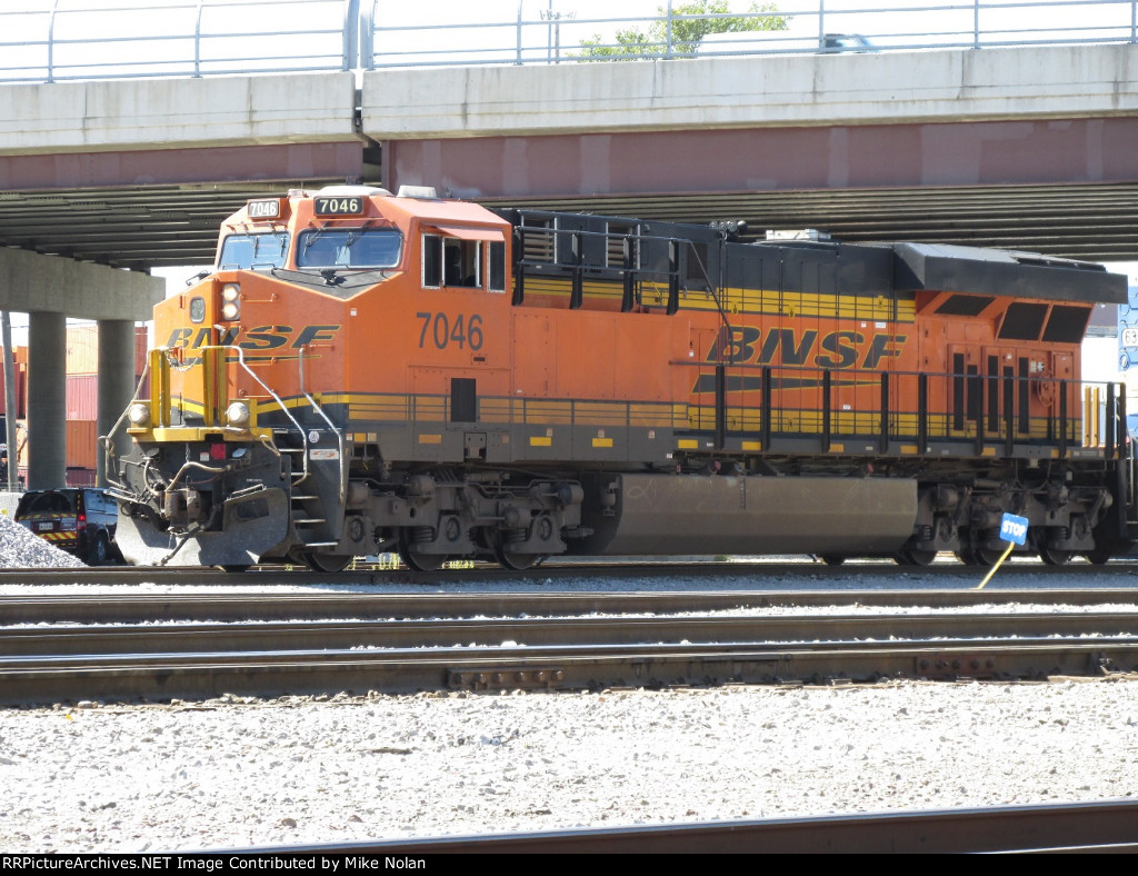 BNSF 7046